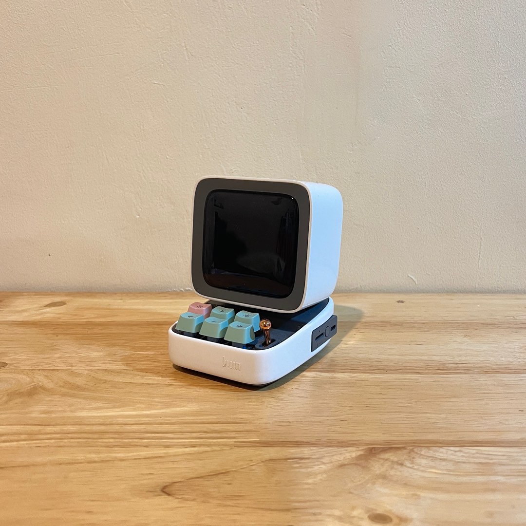 Divoom Ditoo Plus Pixel Art Portable Speaker, Audio, Portable Music ...