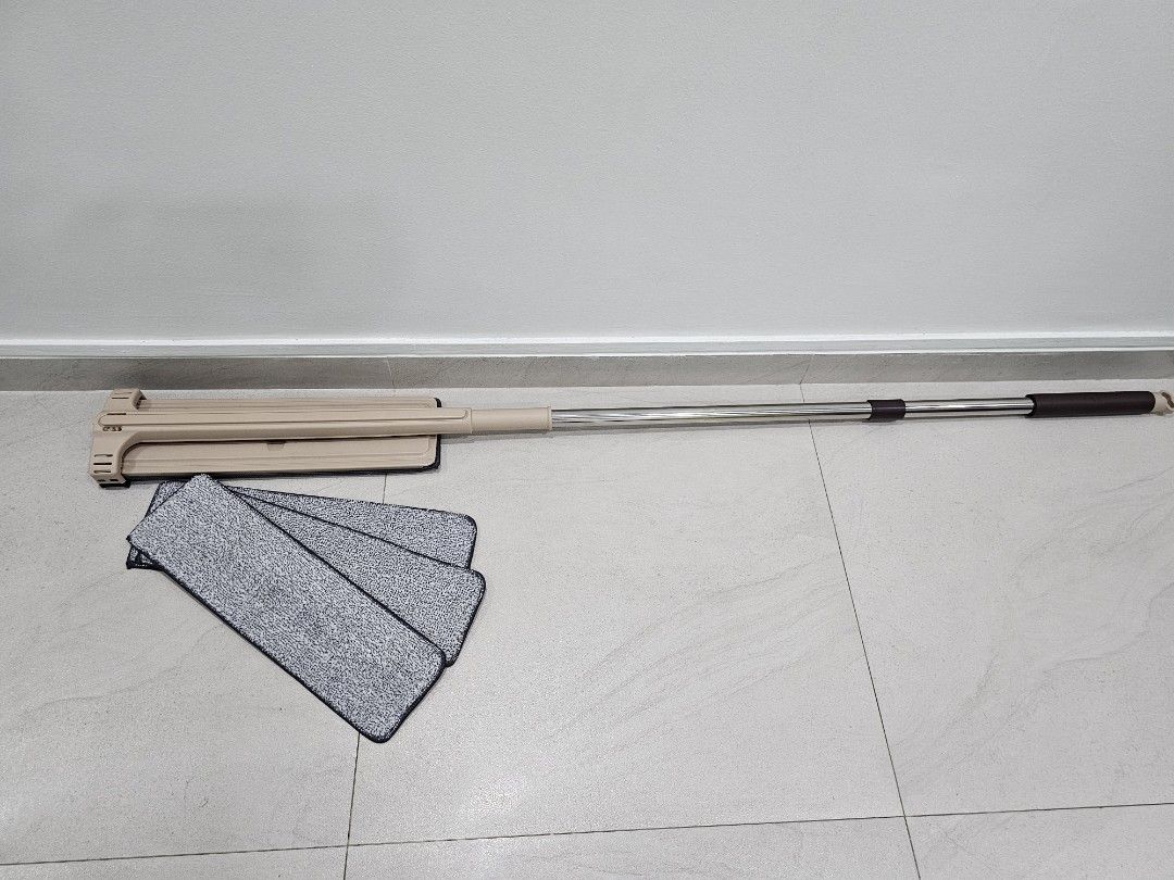 easy clean mop, Furniture & Home Living, Cleaning & Homecare Supplies ...