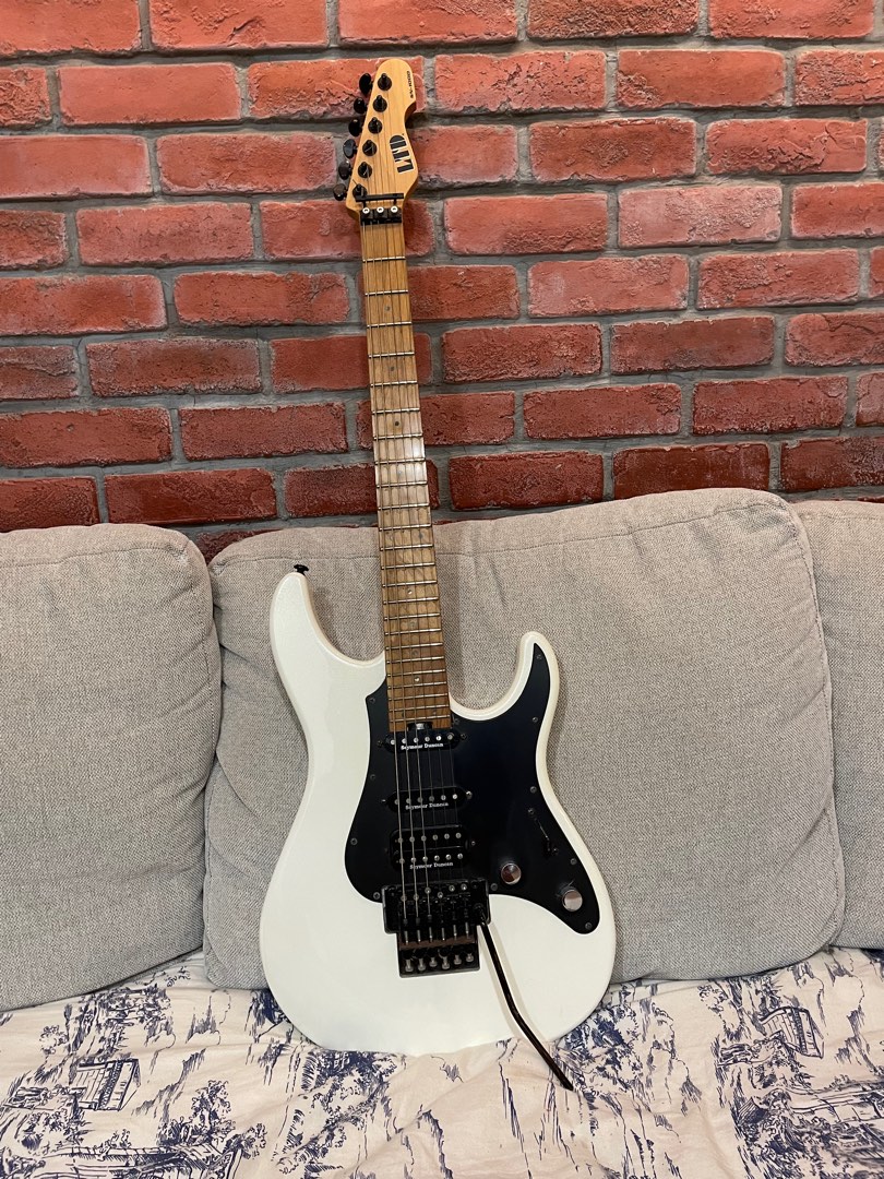 ESP LTD SN-1000FR Snapper, Floyd Rose, Pearl White , Hobbies & Toys ...