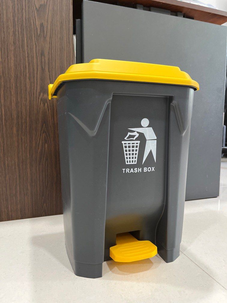 Foot Pedal Rubbish Bin, Furniture & Home Living, Bathroom & Kitchen ...