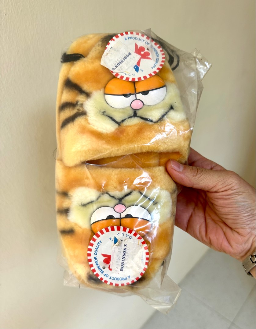 Garfield Slippers., Beauty & Personal Care, Foot Care on Carousell