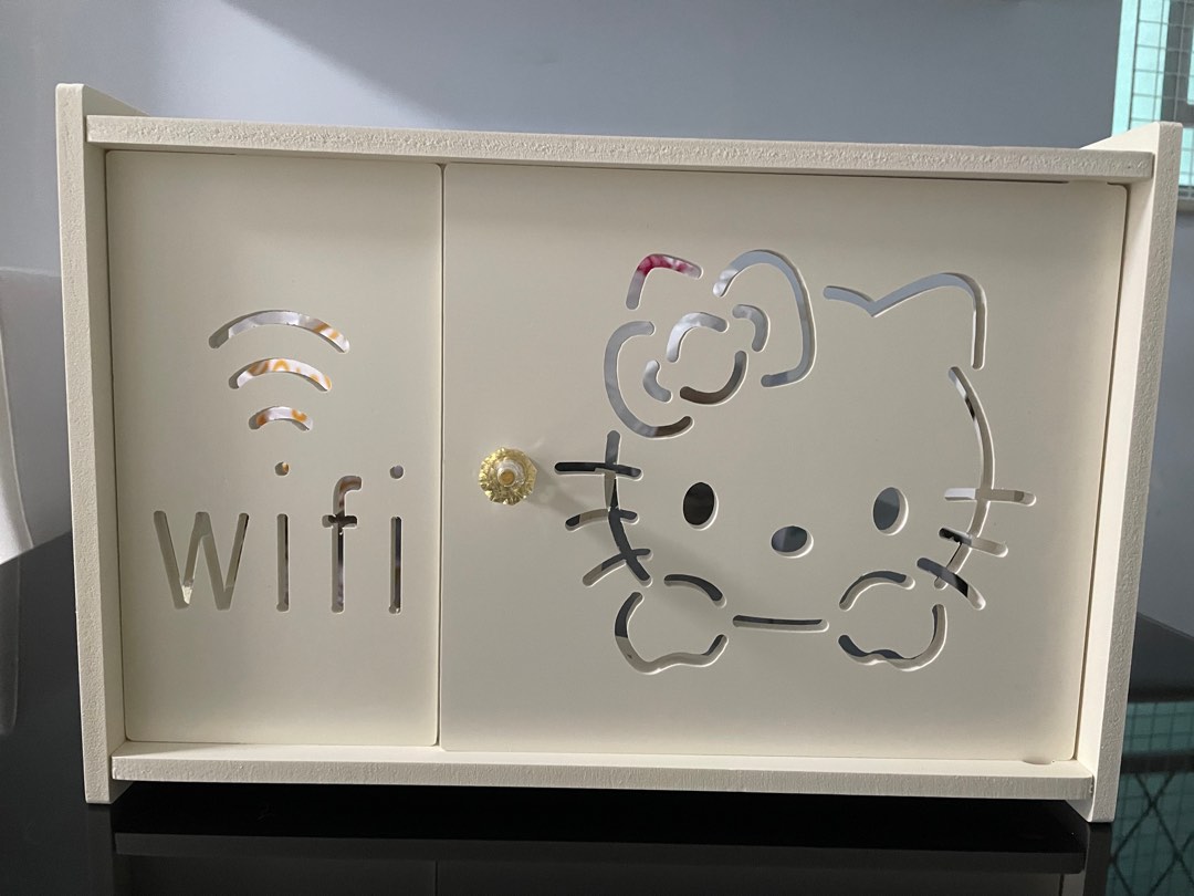 Hello Kitty WiFi 收納箱, 傢俬＆家居, 其他, 家居改善及收納用品 - Carousell