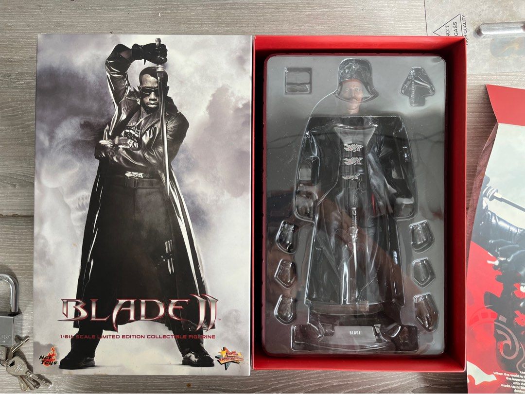 Hot Toys Blade 2 1/6 Scale Figurine, Hobbies & Toys, Collectibles ...