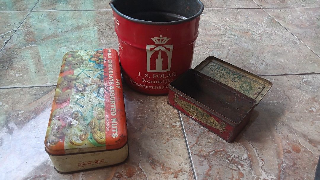 Kaleng kaleng jadul tin, Antik, Pajangan di Carousell