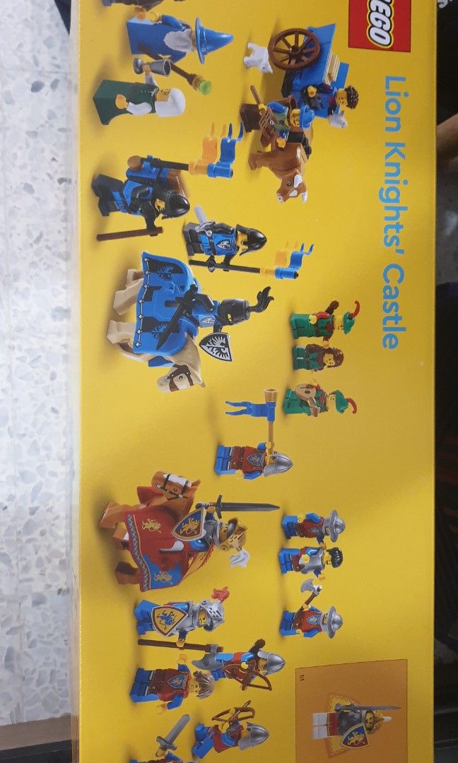 Lego lion knight castle, Hobbies & Toys, Toys & Games on Carousell