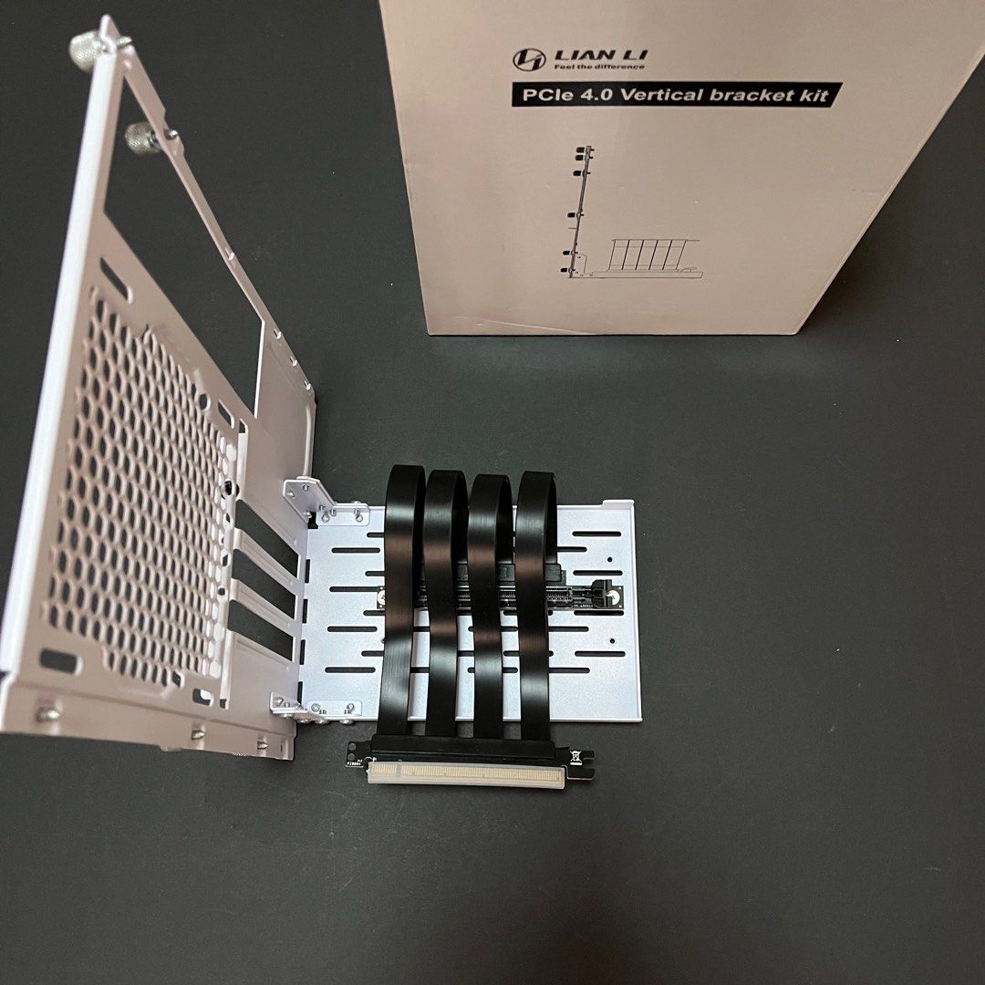 Lian Li PCIE 4 Vertical GPU Bracket, Computers & Tech, Parts ...