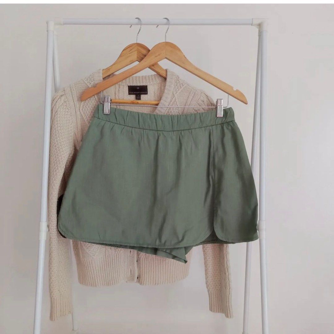 Light army green linen skort on Carousell