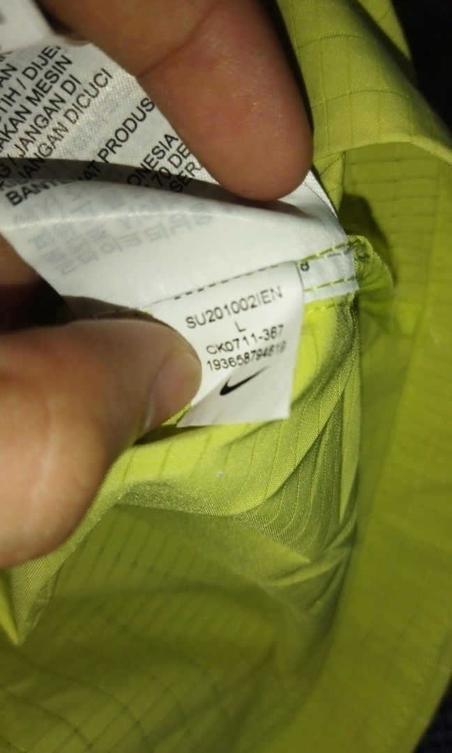 Nike Sportswear Tech Peak Fluorescent green, Men's Fashion, Coats ...