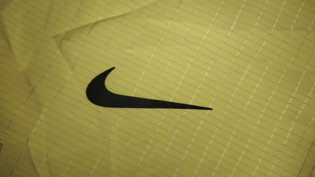 Nike Sportswear Tech Peak Fluorescent green, Men's Fashion, Coats ...