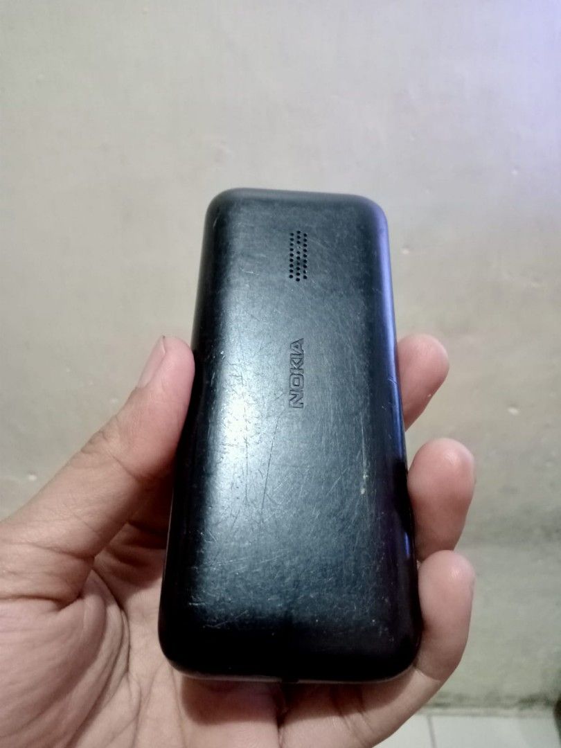 Nokia 105 black (bekas), Telepon Seluler & Tablet, Lainnya di Carousell