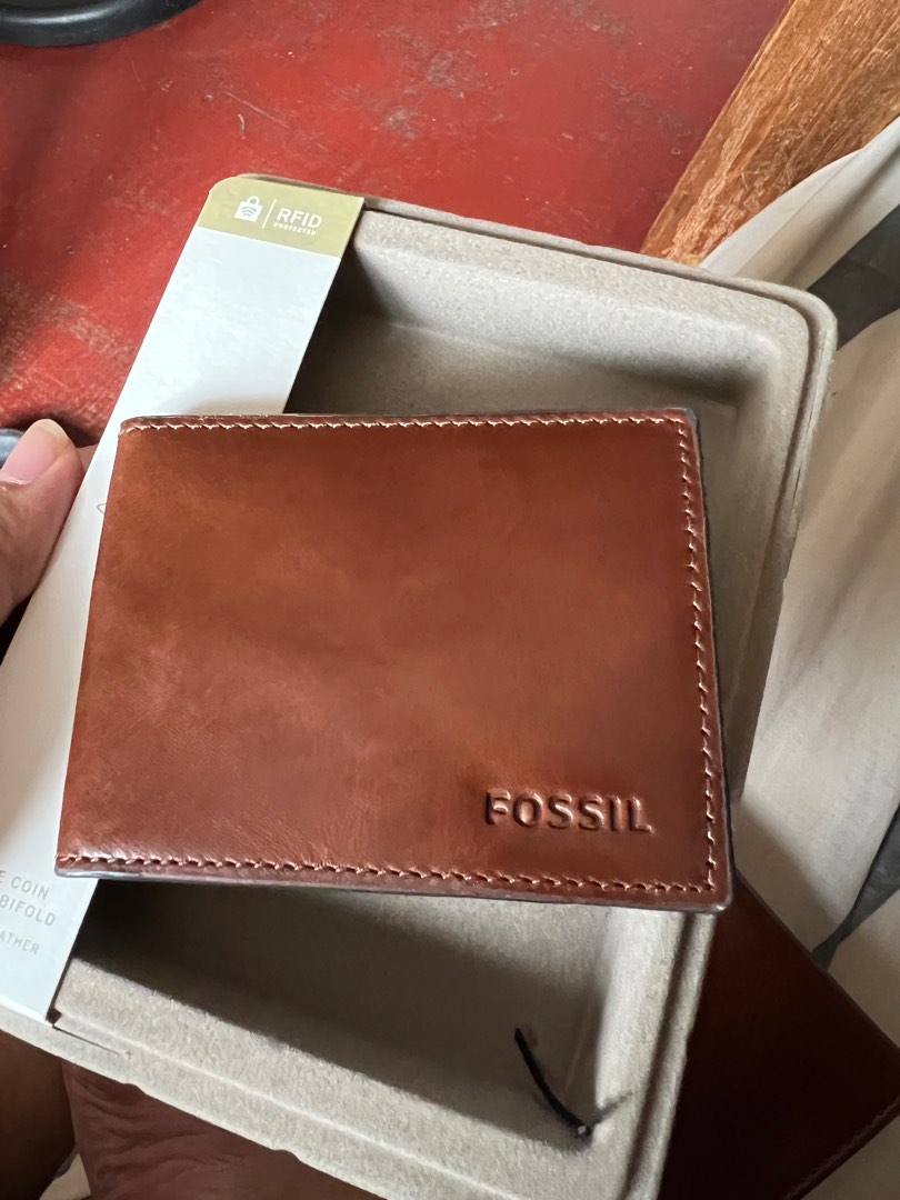 Original Fossil Card Holder on Carousell