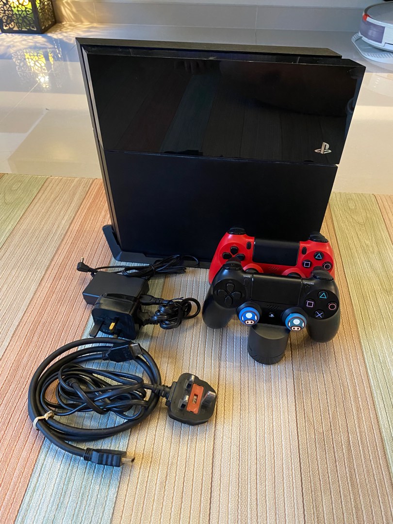 PS4 Original Console (with free HDMI Cable, Official Sony Controller ...