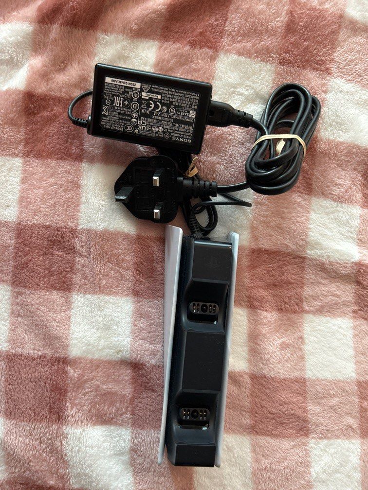 Ps5 original controllers charger, Video Gaming, Gaming Accessories ...