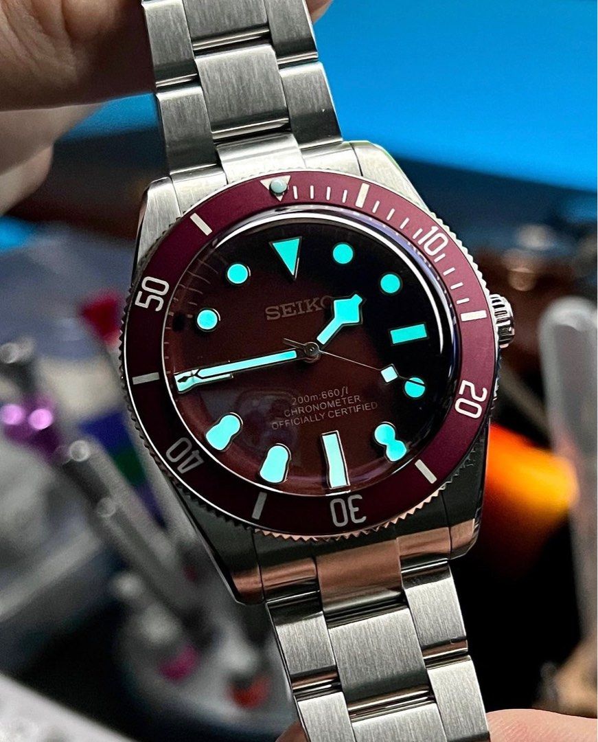 Seiko Tudor Black Bay Burgandy Mod, Luxury, Watches on Carousell