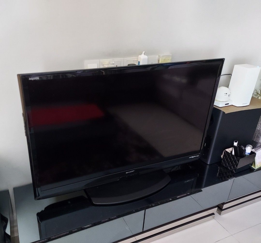 Sharp Aquos 46 LCD color TV, TV & Home Appliances, TV & Entertainment, TV on Carousell