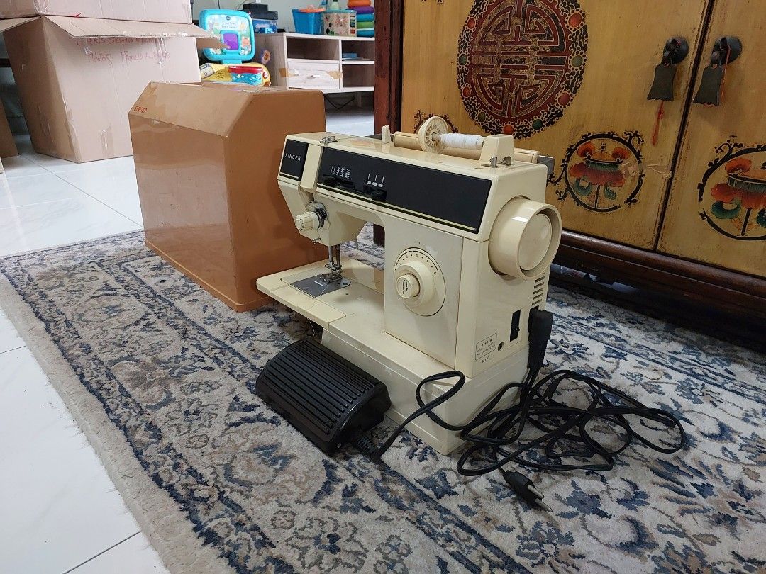 Singer Sewing machine 6211c, TV & Home Appliances, Other Home ...