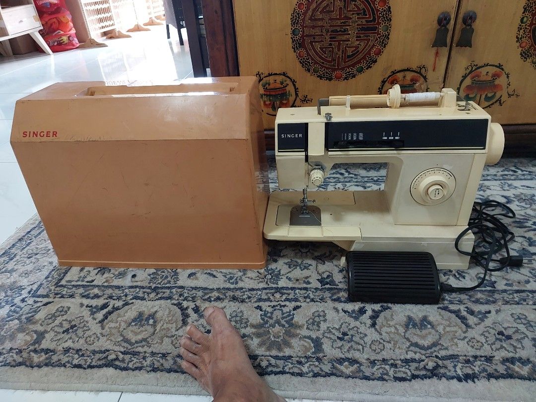 Singer Sewing machine 6211c, TV & Home Appliances, Other Home ...
