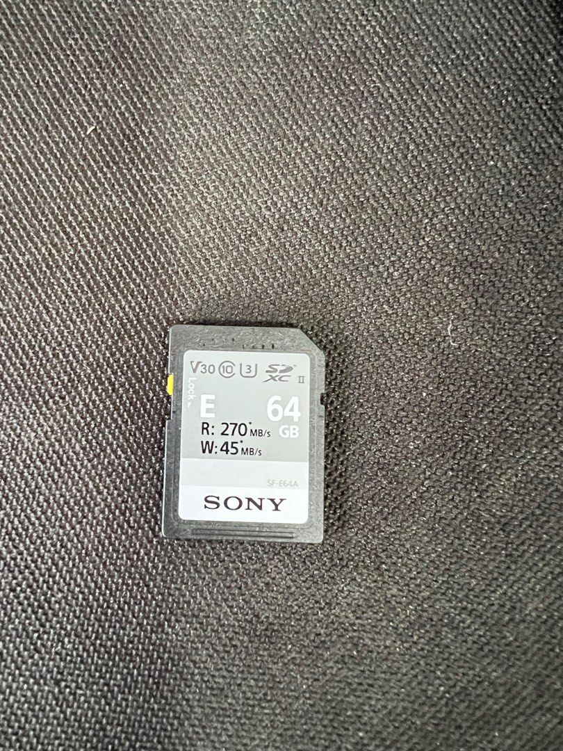 Sony ZV-E10 (Full kit + 3 extra batteries) , Photography, Cameras on ...