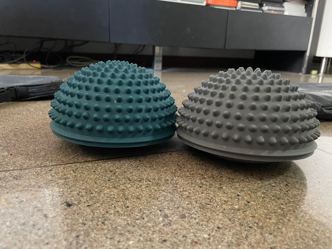 Spiky mobility massage and balance ball, Sports Equipment, Exercise ...