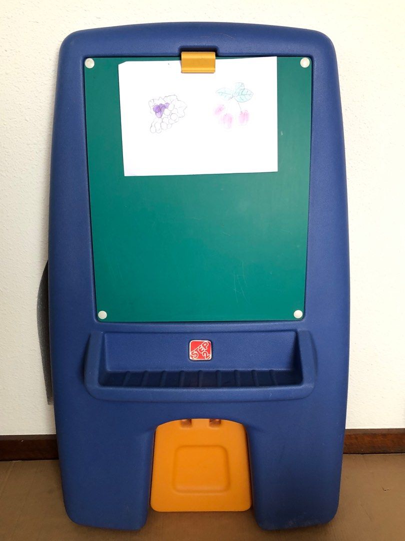 Step 2 Easel Chalkboard, Hobbies & Toys, Toys & Games on Carousell