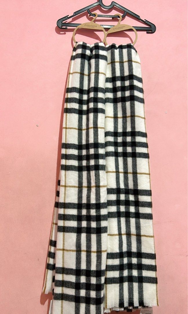 Stradivarius Syal Tebal - 100% Ori, Fesyen Wanita, Pakaian Wanita, Baju ...