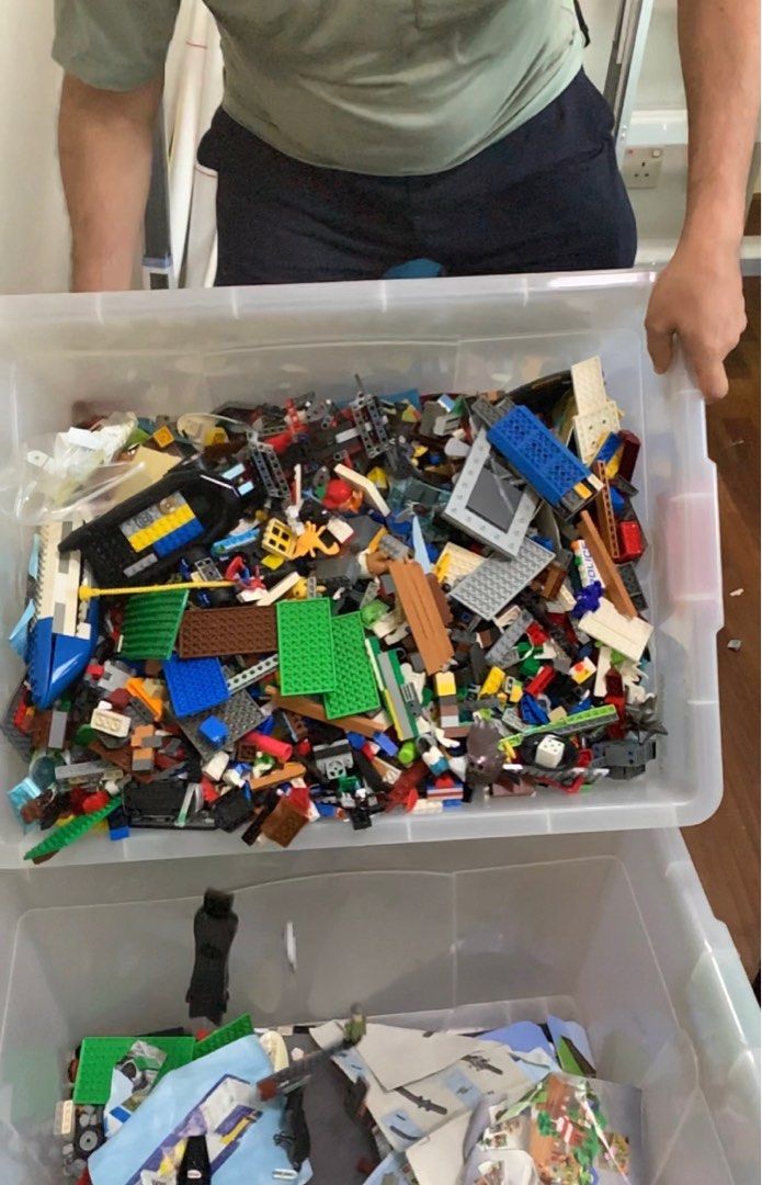 Thousands of Lego bricks, Hobbies & Toys, Toys & Games on Carousell