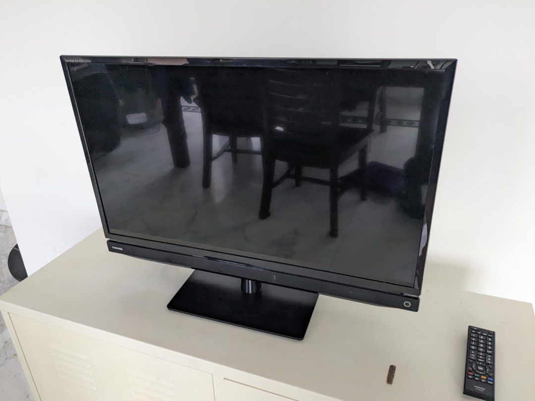 Toshiba TV 32 inch, TV & Home Appliances, TV & Entertainment, TV on ...
