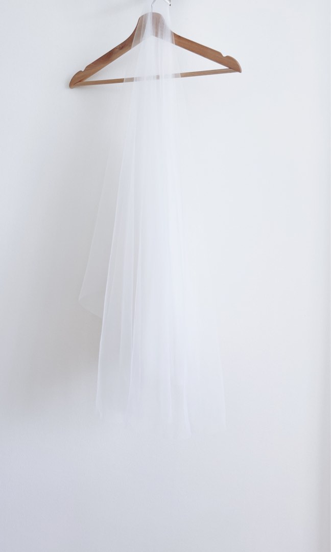 Truly Enamoured mid length Veil, Women's Fashion, Dresses & Sets ...