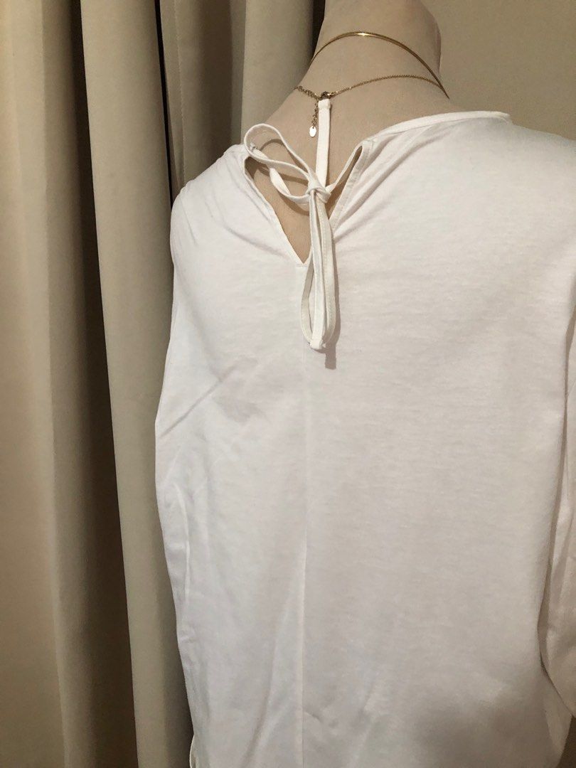 UNIQLO BASIC TOP, Women's Fashion, Tops, Shirts on Carousell