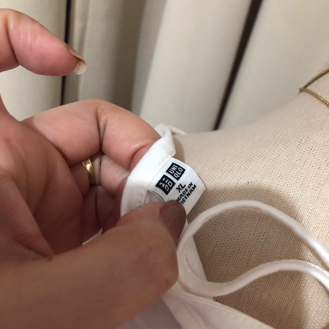 UNIQLO BASIC TOP, Women's Fashion, Tops, Shirts on Carousell