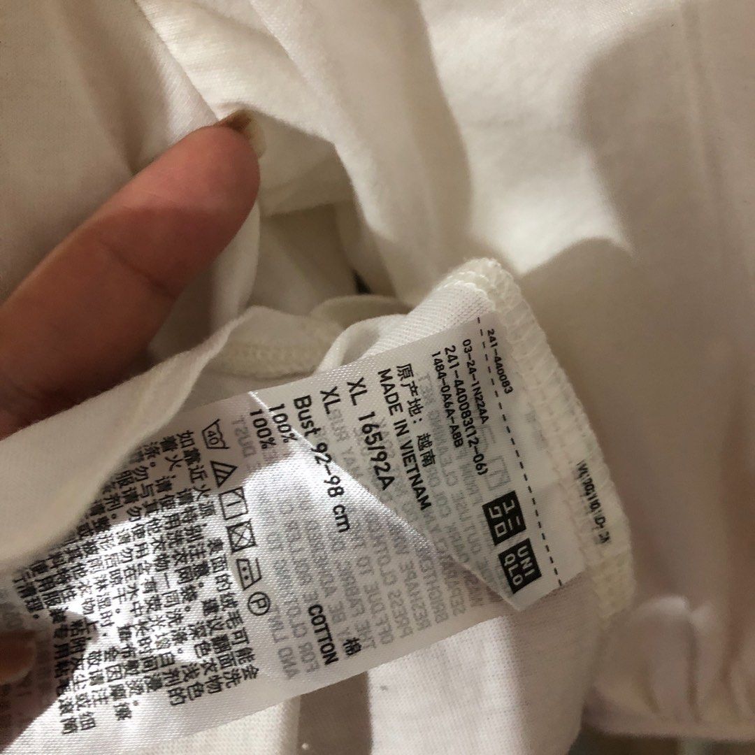 UNIQLO BASIC TOP, Women's Fashion, Tops, Shirts on Carousell