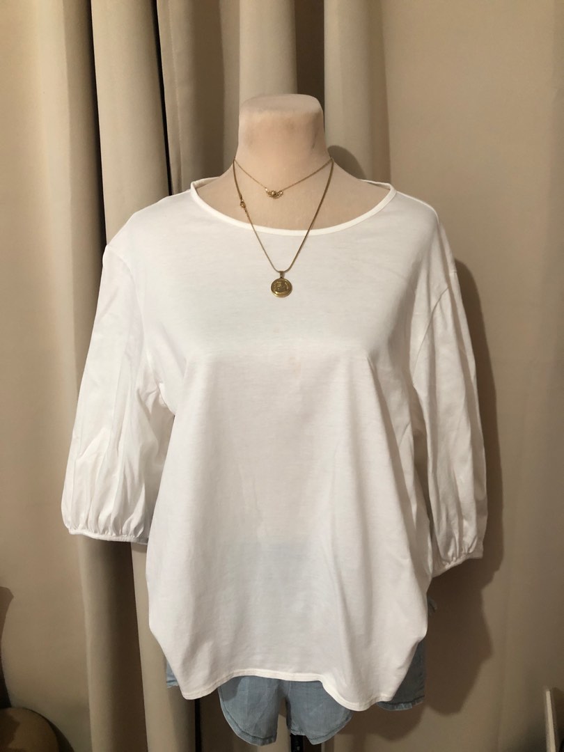 UNIQLO BASIC TOP, Women's Fashion, Tops, Shirts on Carousell