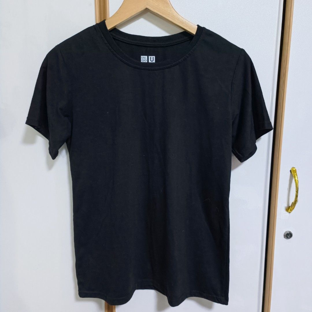 Uniqlo Black basic Top, Women's Fashion, Tops, Shirts on Carousell