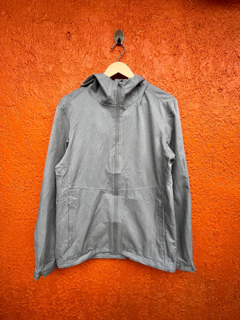 Uniqlo Block Tech Jacket, Men's Fashion, Coats, Jackets and Outerwear ...