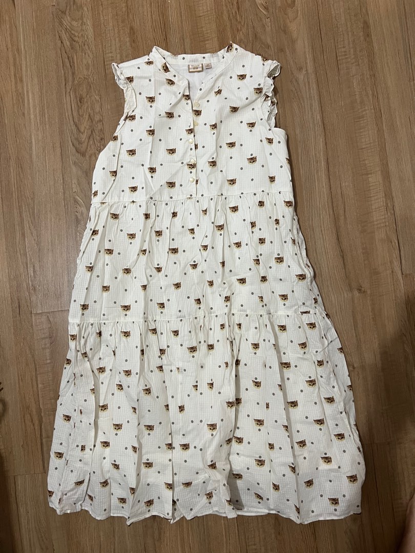 UNiqlo cute cat dress 450php!! on Carousell