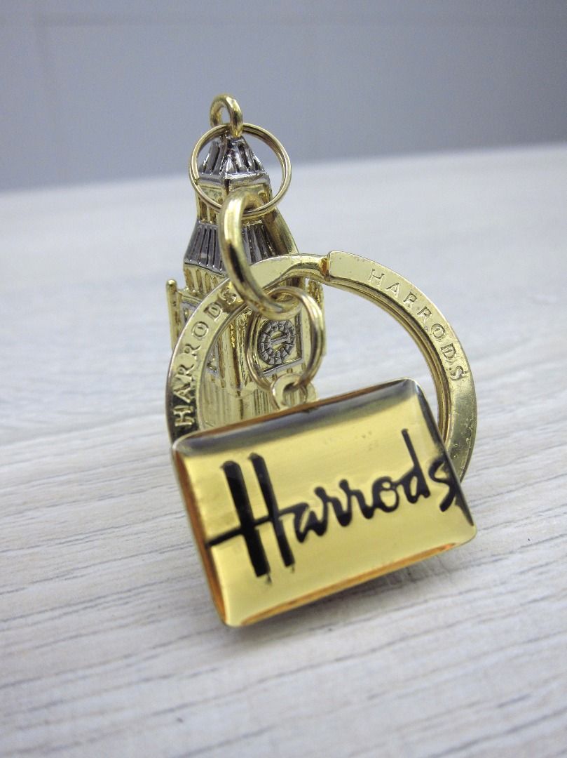 Vintage Harrods keyring London Big Ben, 興趣及遊戲, 收藏品及紀念品, 古董收藏 - Carousell