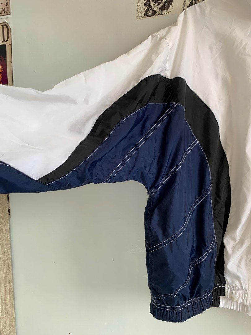 Vintage Nike Big Back Logo, Men's Fashion, Coats, Jackets and Outerwear ...