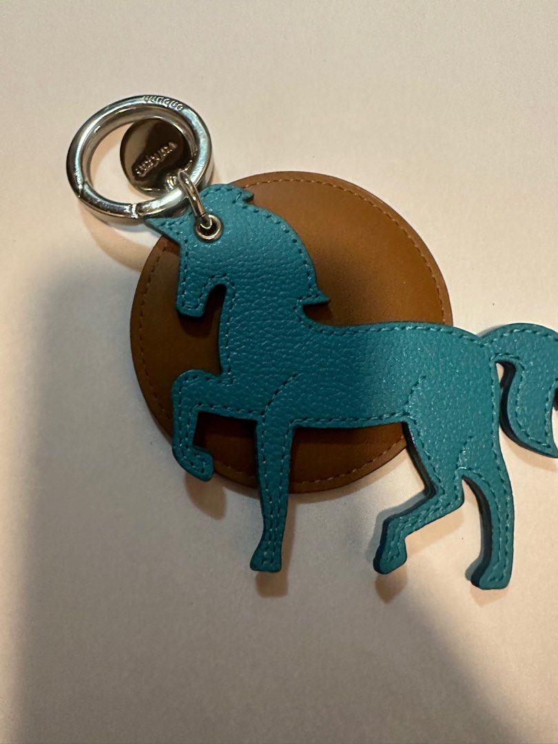 Vunque bag (Korean brand), Women's Fashion, Bags & Wallets, Cross-body ...