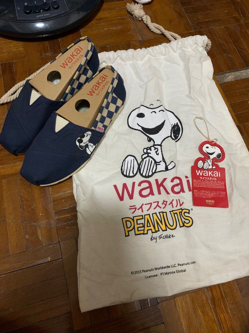 Wakai x Peanuts, Women's Fashion, Footwear, Flats on Carousell
