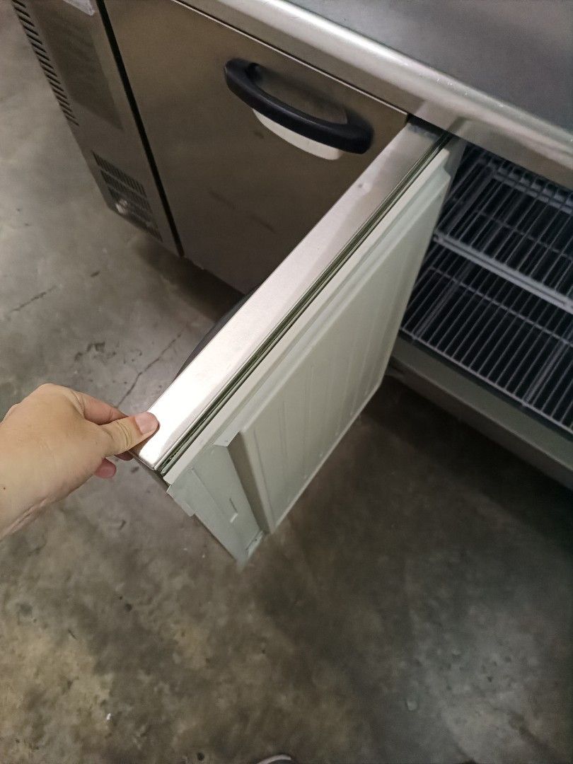 3 door counter chiller with stainless steel overhead shelf, TV & Home ...