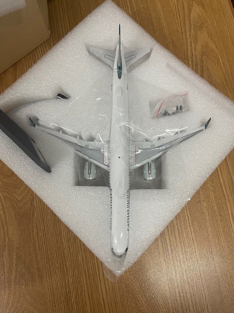 全新 CX 國泰航空 1:200 Airbus A321neo A321 飛機 （機翼有輕微瑕疵）, 興趣及遊戲, 玩具 & 遊戲類 ...