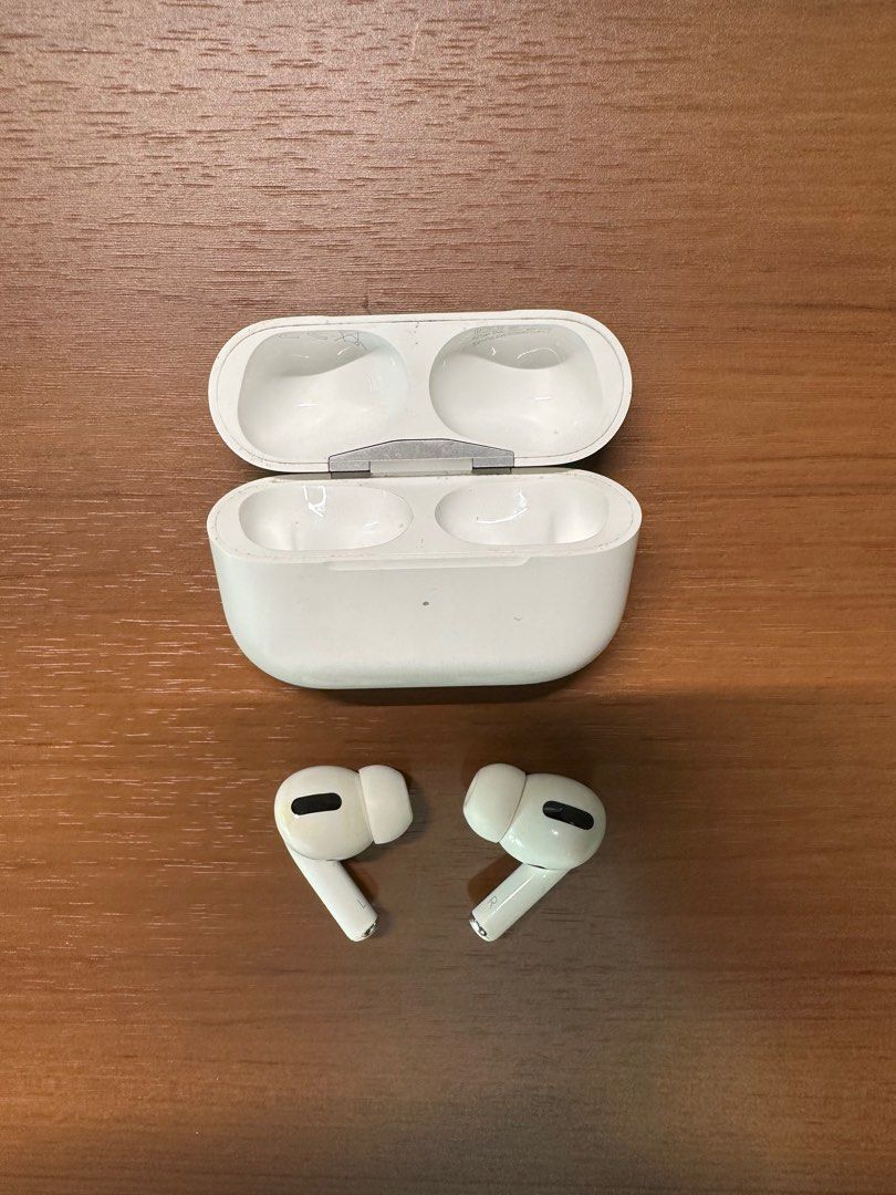 AirPods Pro (Gen 1) Full Box Set, Audio, Earphones on Carousell