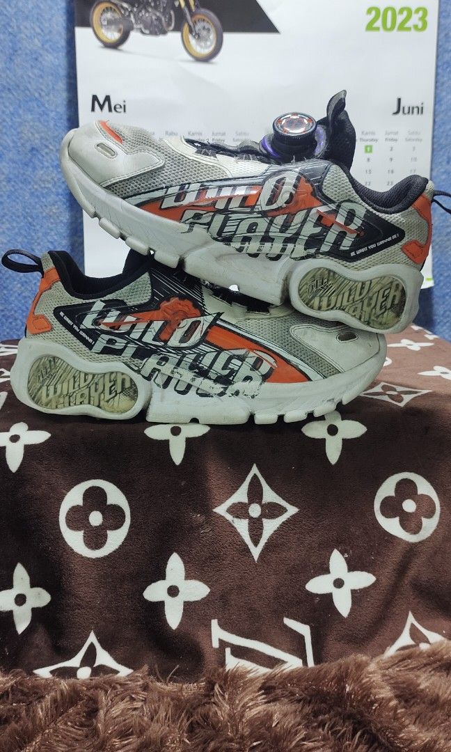 Anta sepatu sports second Luar Negeri super keren Mewah dan branded ...