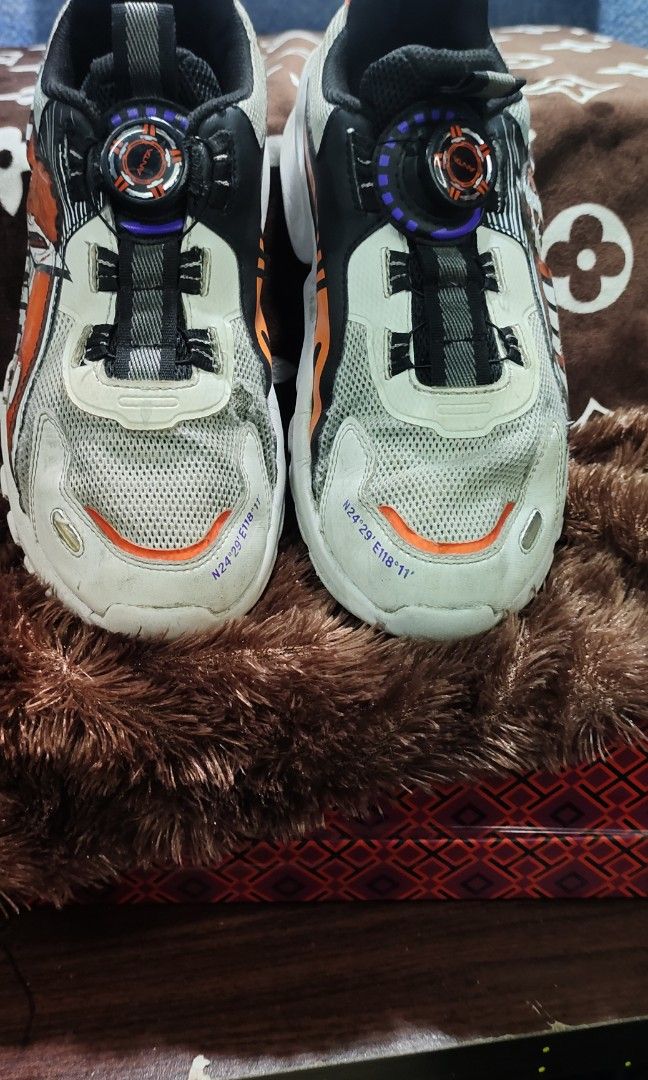 Anta sepatu sports second Luar Negeri super keren Mewah dan branded ...