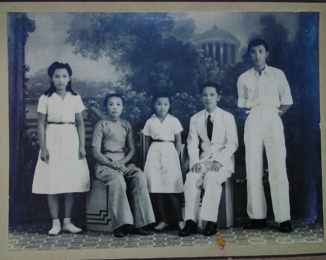 Antik photo studio 50s, Hobbies & Toys, Collectibles & Memorabilia ...
