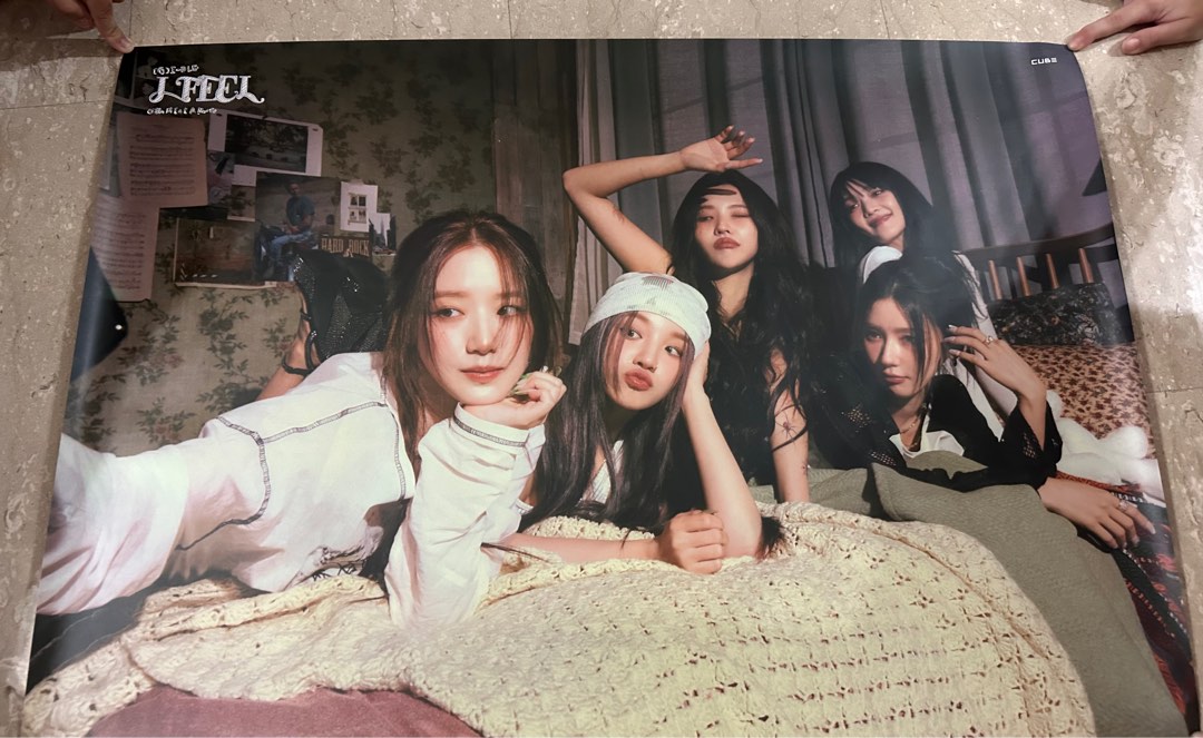 Authentic G(idle) I feel poster, Hobbies & Toys, Memorabilia ...