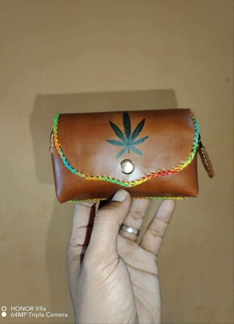 Beg rokok daun rasta, Women's Fashion, Bags & Wallets, Wallets & Card ...