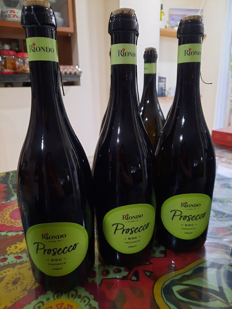 BN Riondo Cuvee 18 Prosecco, Food & Drinks, Alcoholic Beverages on Carousell
