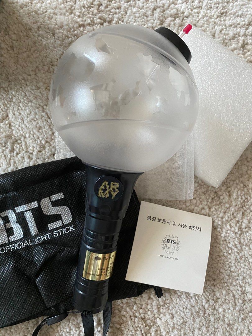bts army bomb ver 1, Hobbies & Toys, Memorabilia & Collectibles, K-Wave ...