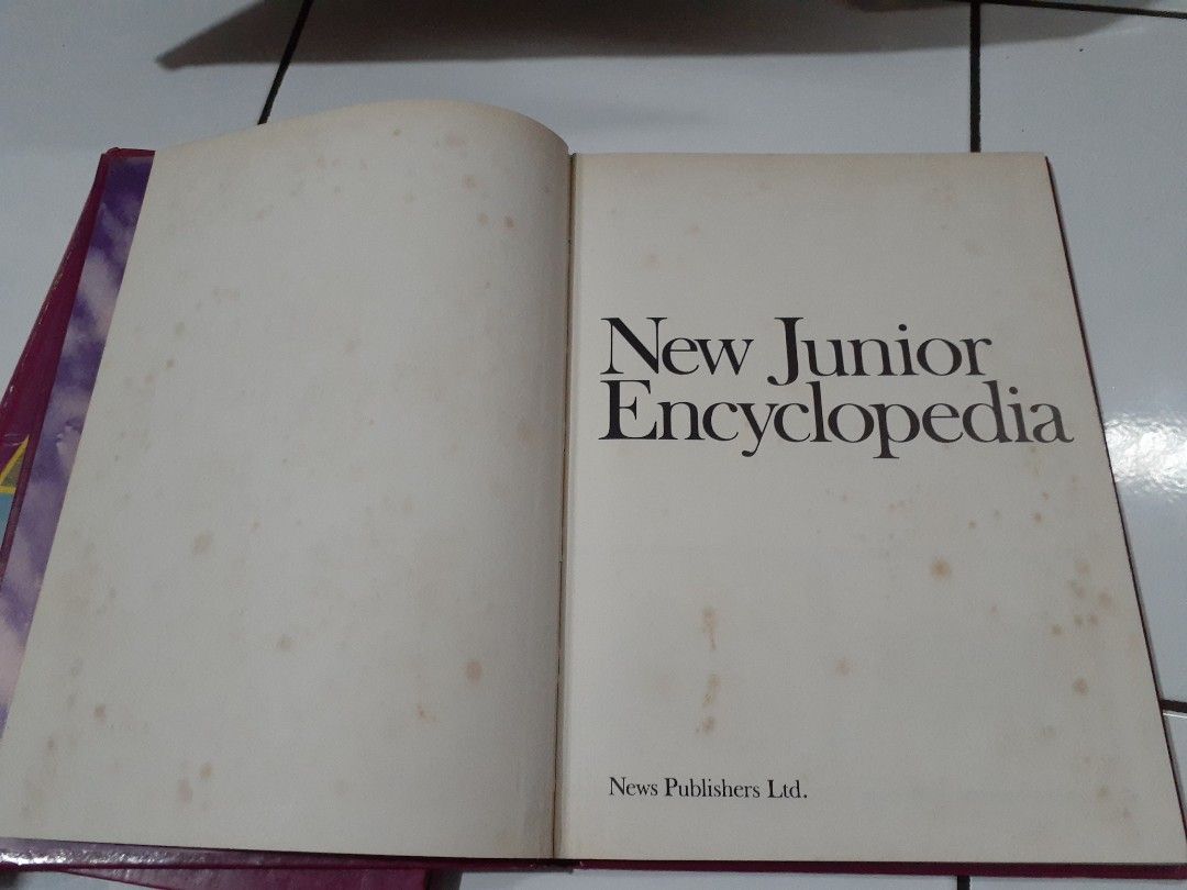 Buku new junior encyclopedia 14pcs, Buku & Alat Tulis, Buku Pelajaran di Carousell